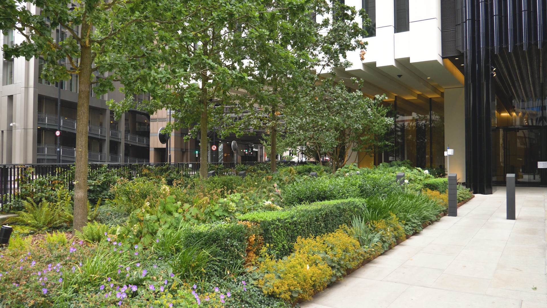 London Wall Place | Frosts Landscapes
